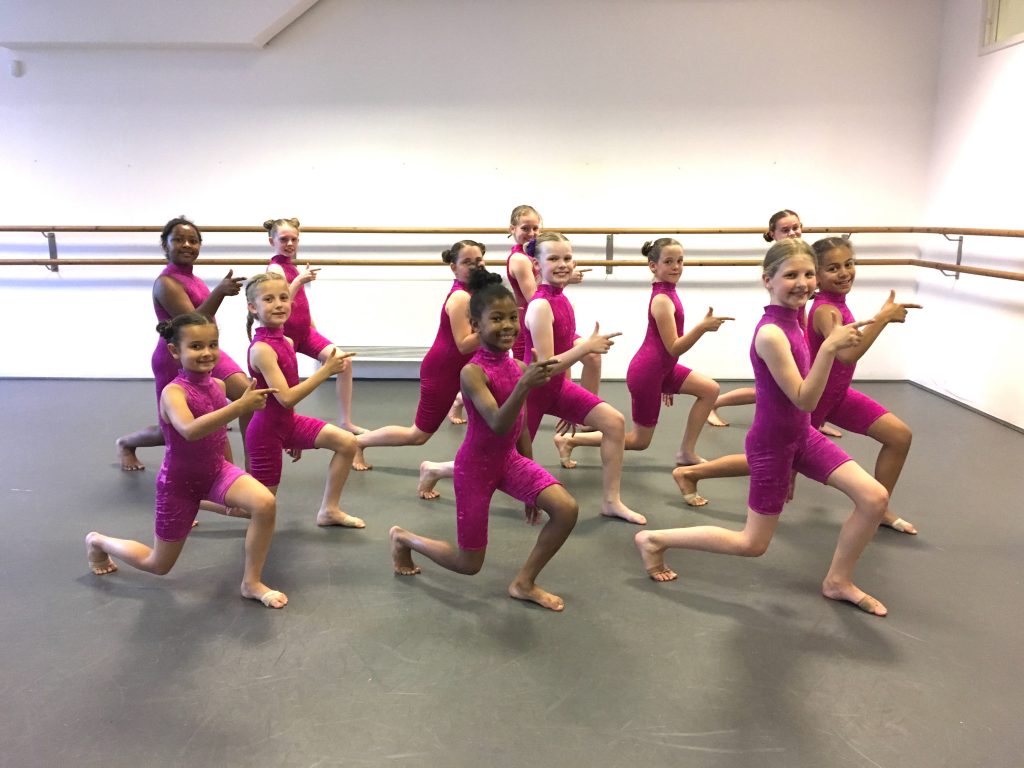 Modern Grade, Intermediate and Advanced Classes - South London Dance School